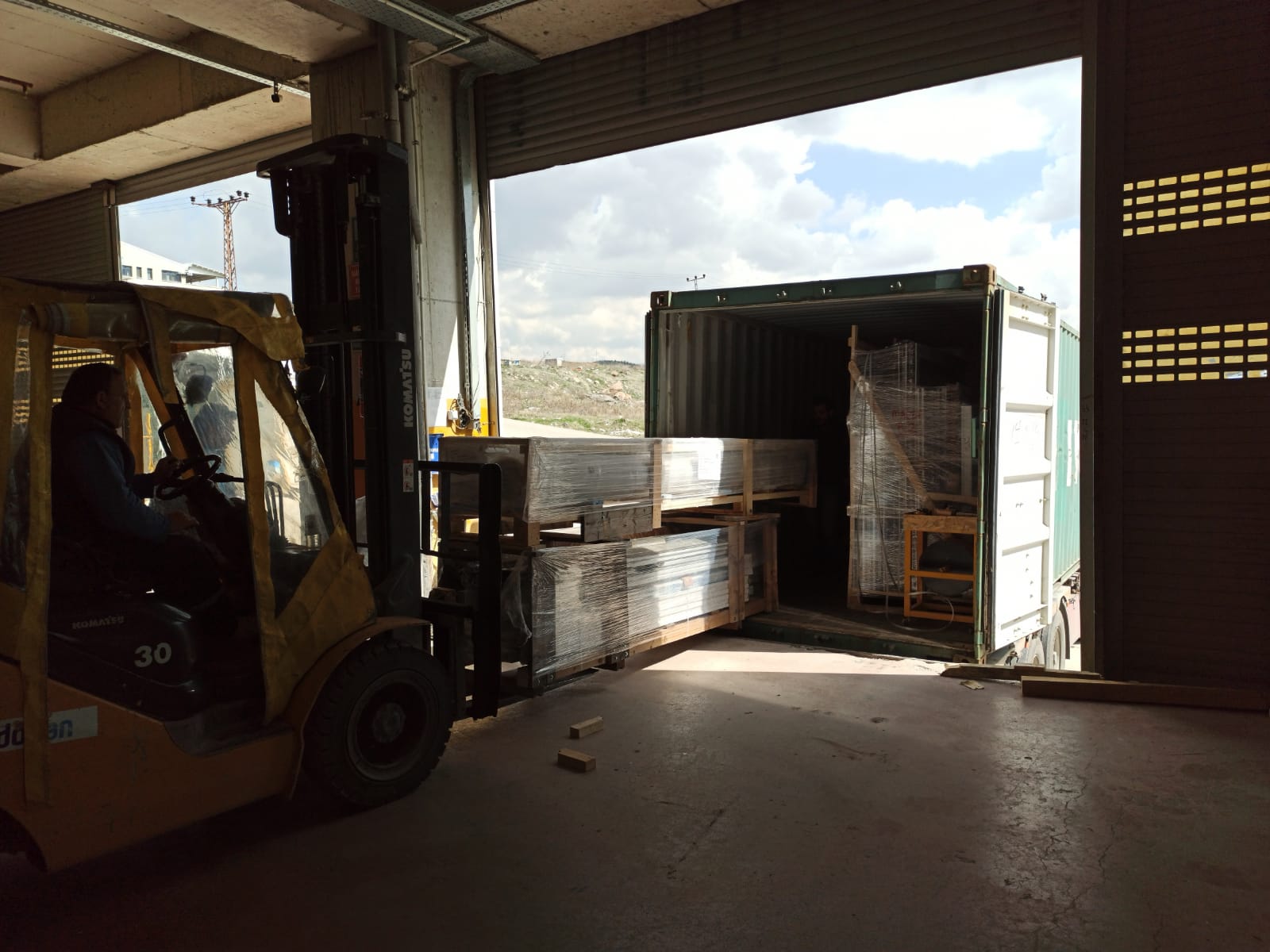 How to load container and truck with upvc doors and windows(20 fcl, 40 ...